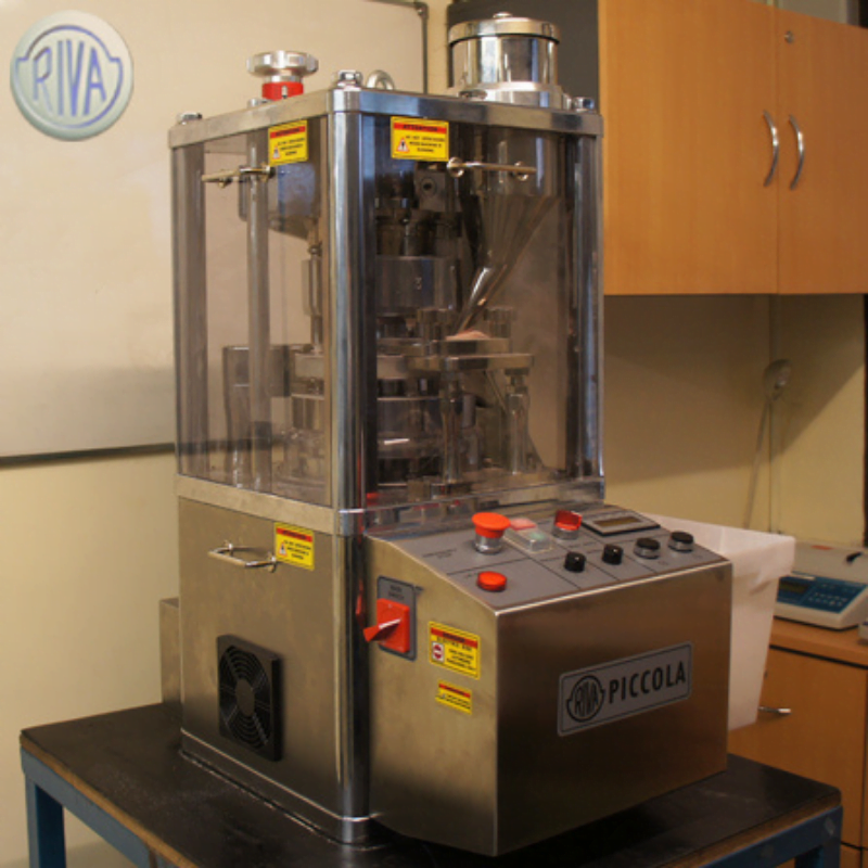 Comprimidora Rotativa De Mesa Modelo Piccola Classica – Lopatin y Asociados